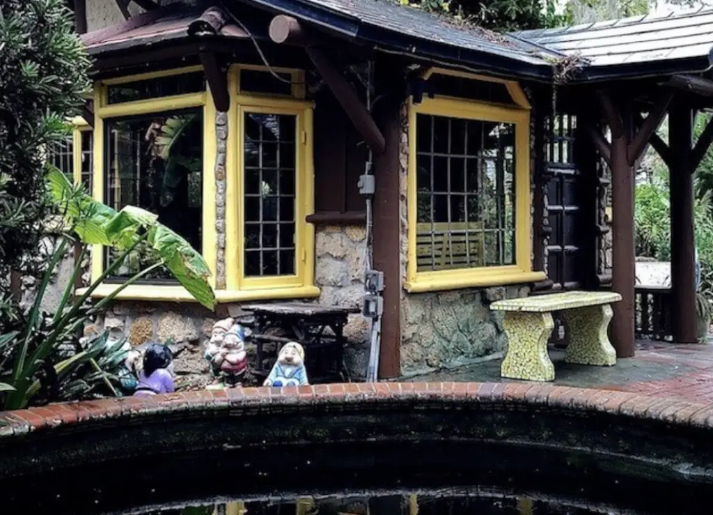 Snow White's Cottage - The Estate on the Halifax